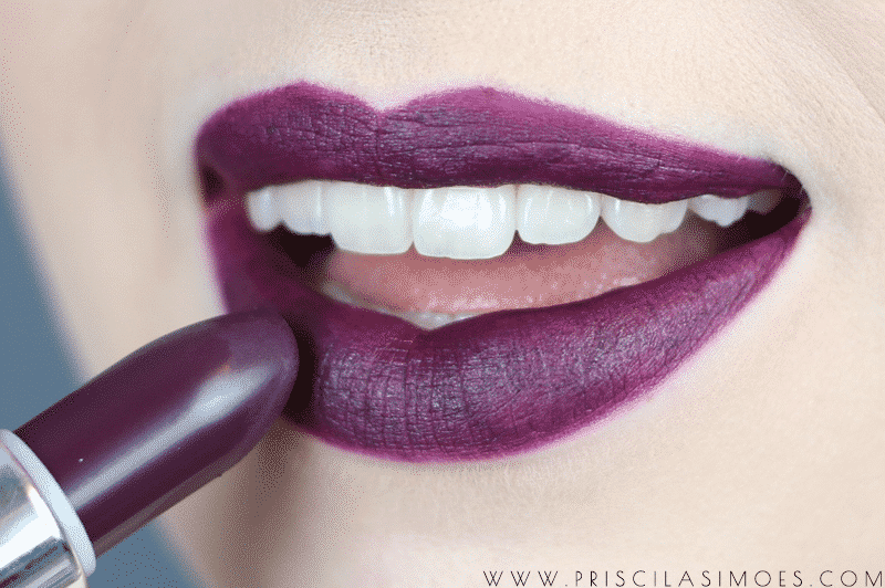 5 batons que deixam os dentes amarelos e 6 que os deixam mais brancos