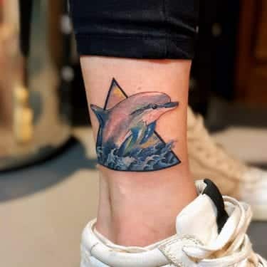 Tatuagem na perna - 80 opções de desenhos e estilos de tattoos femininas