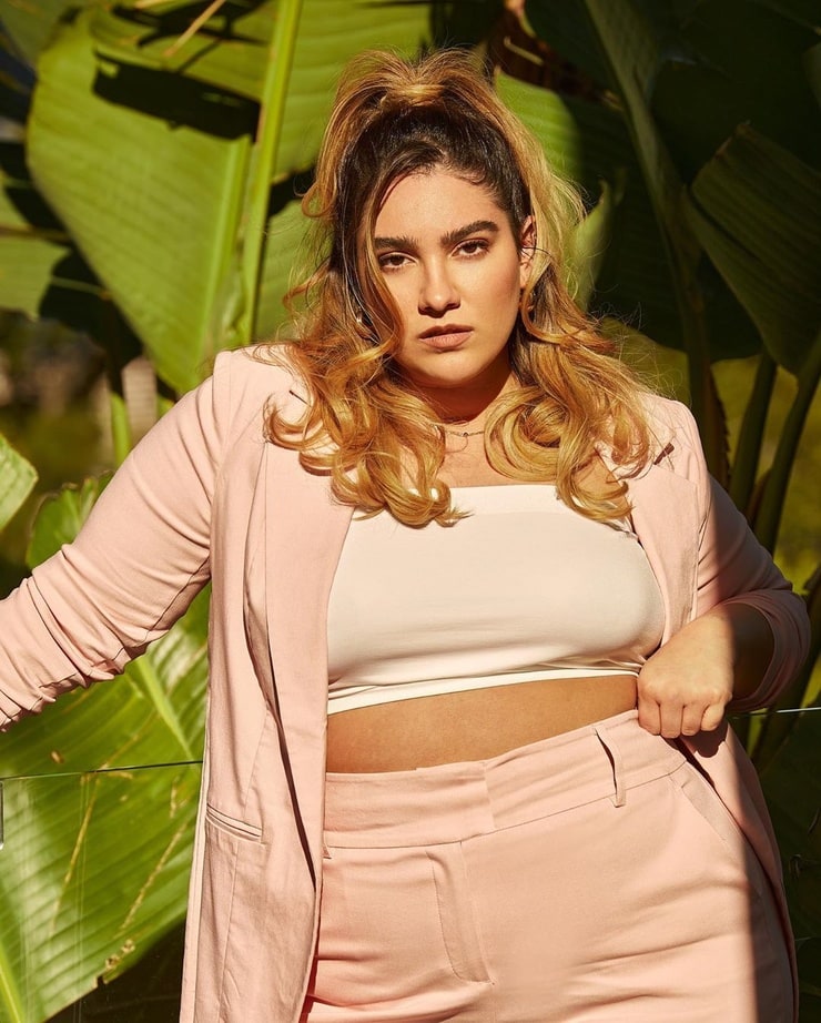 Modelos plus size: quem são as mais famosas e como é o mercado?